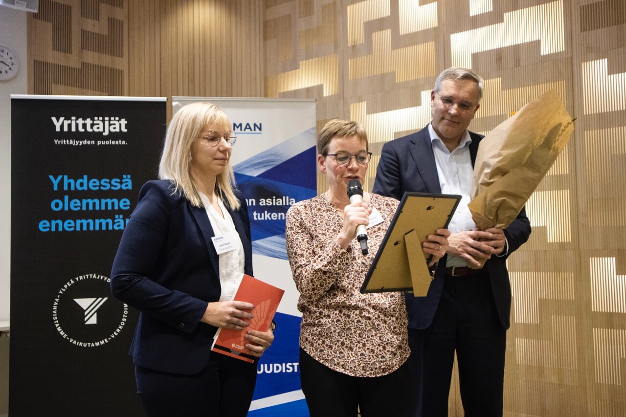 NEW ENTREPRENEURSHIP RESEARCH RECOGNITION AWARD AVAILABLE - ANNOUNCE ...